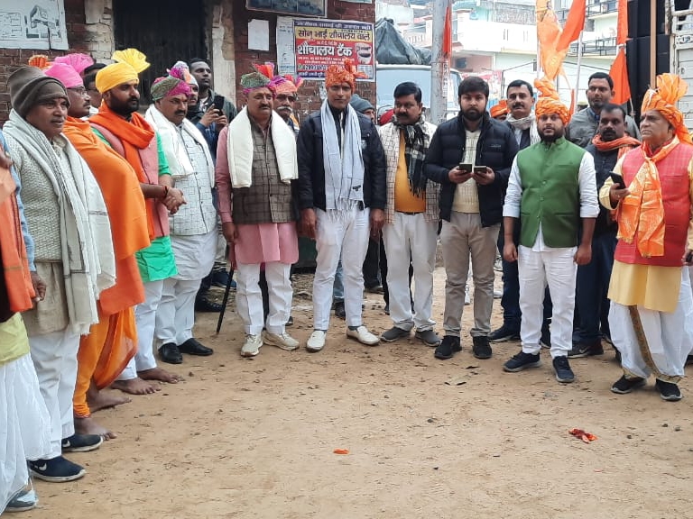 Worshiped Akshat Kalash Yatra started with musical instruments in Sant ...