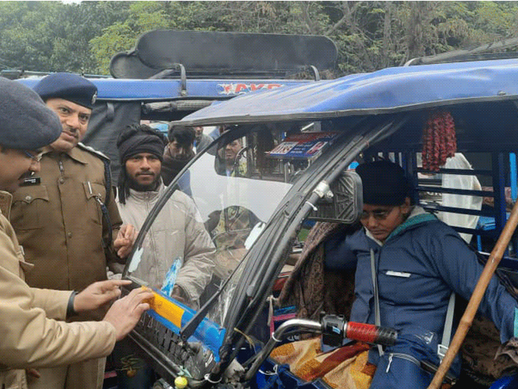 Auto e-rickshaw drivers run in dress code in Panipat; haryana police ...
