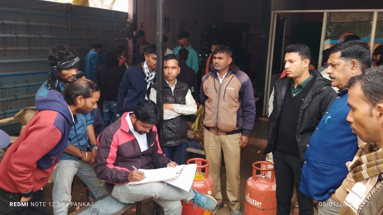 Domestic gas cylinders seized for commercial use in Khawasa area ...