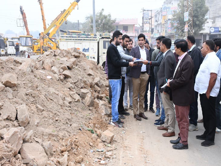 Collector inspected the work of Hammir Pulia | हम्मीर पुलिया के काम में ...