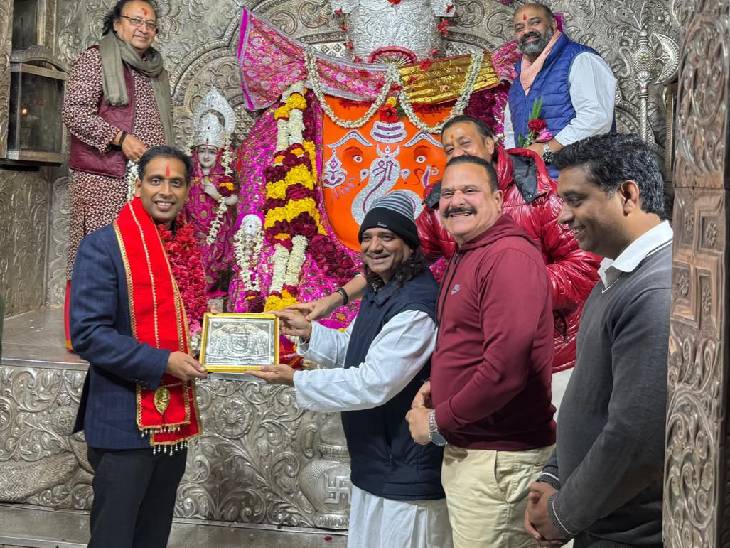 Indore Collector Ashish Singh took charge late night | खजराना गणेश के ...