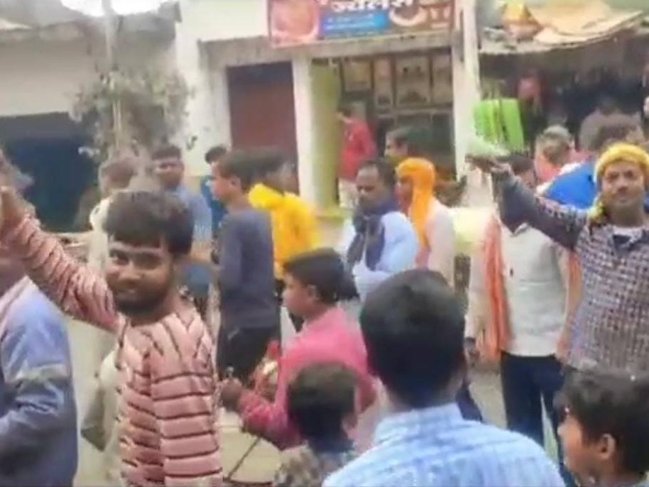 funeral procession was taken out after the death of the goat | धूमधाम ...