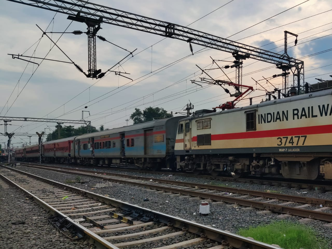 The Railways extended the delay of the Puri-Jodhpur-Puri Express at ...