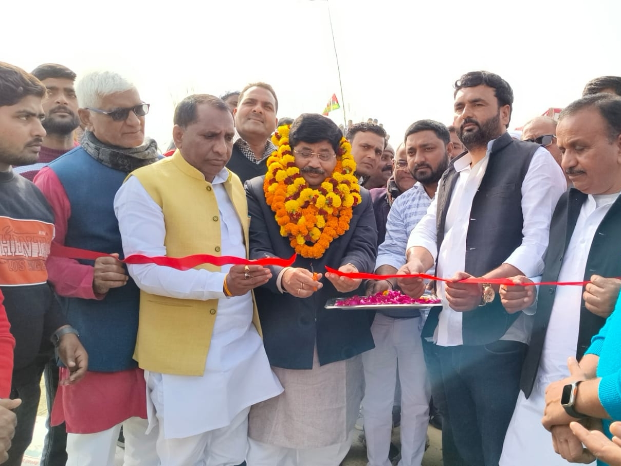 MLA inaugurated Pipa bridge in Ballia | बलिया में MLA ने पीपा पुल का ...