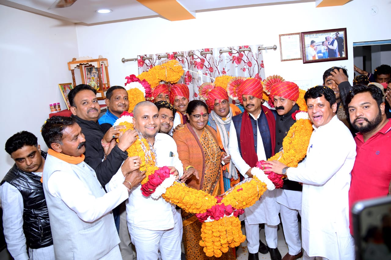 Efforts will be made to ensure rapid development of districts and ...