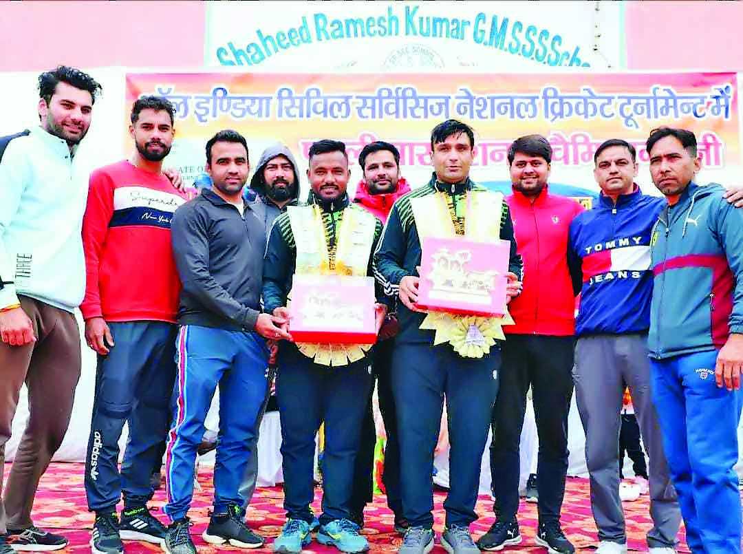Haryana cricket team captain Yogesh Panghal was welcomed and honored on ...