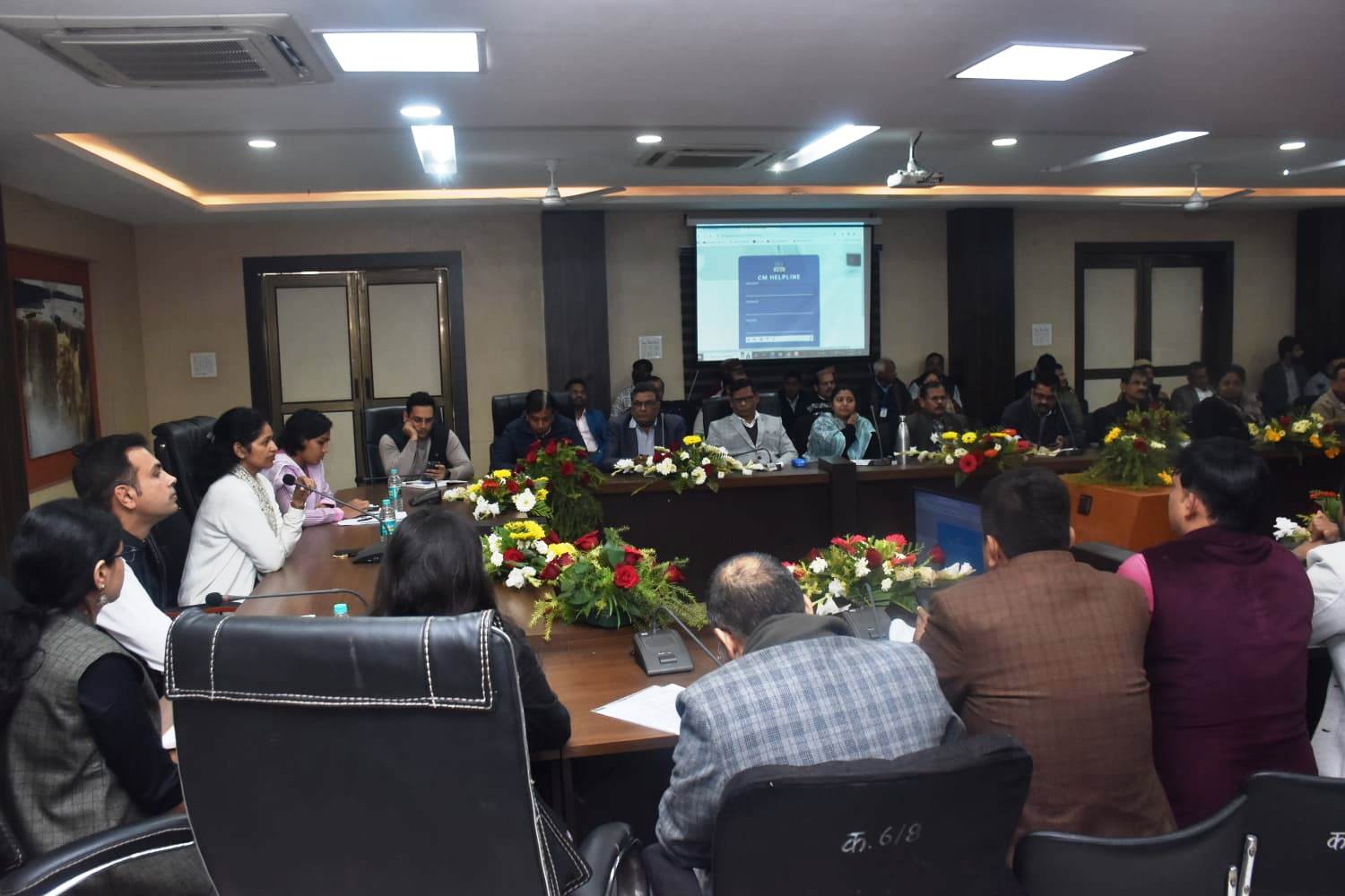 Rewa Collector warned officials,Rewa latest news | रीवा कलेक्टर ने ...