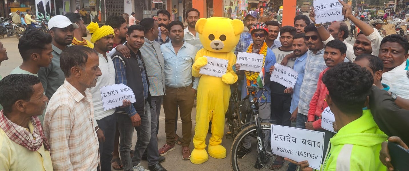 Yogesh set out on a bicycle trip to save Hasdev forest and reached ...