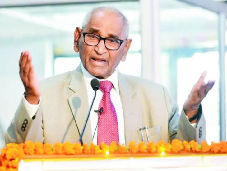 Lucknow -CMS Founder Jagdish Gandhi's 13th day on ventilator, condition ...