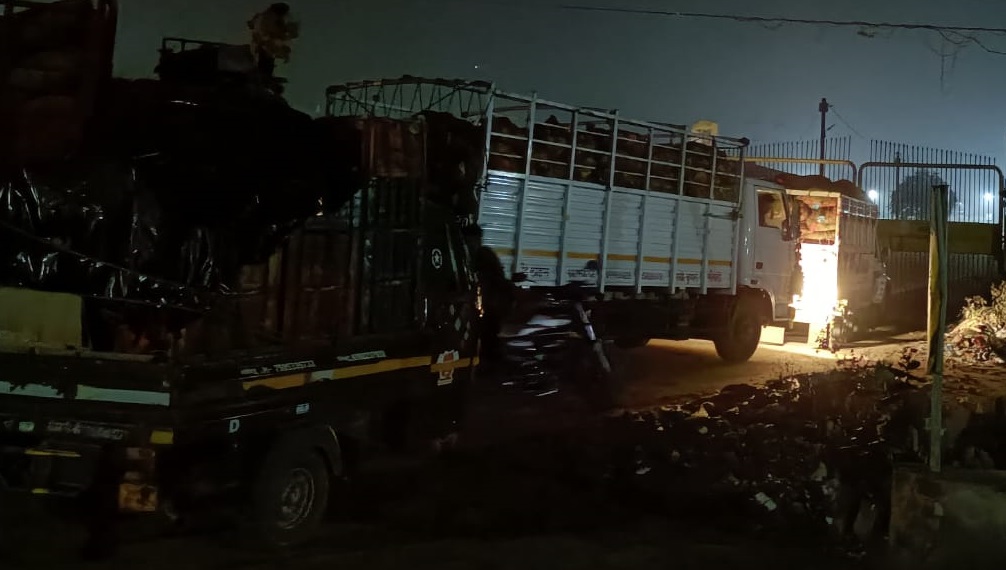 Rest house and Sulabh complex locked, vehicles enter at night, gate ...