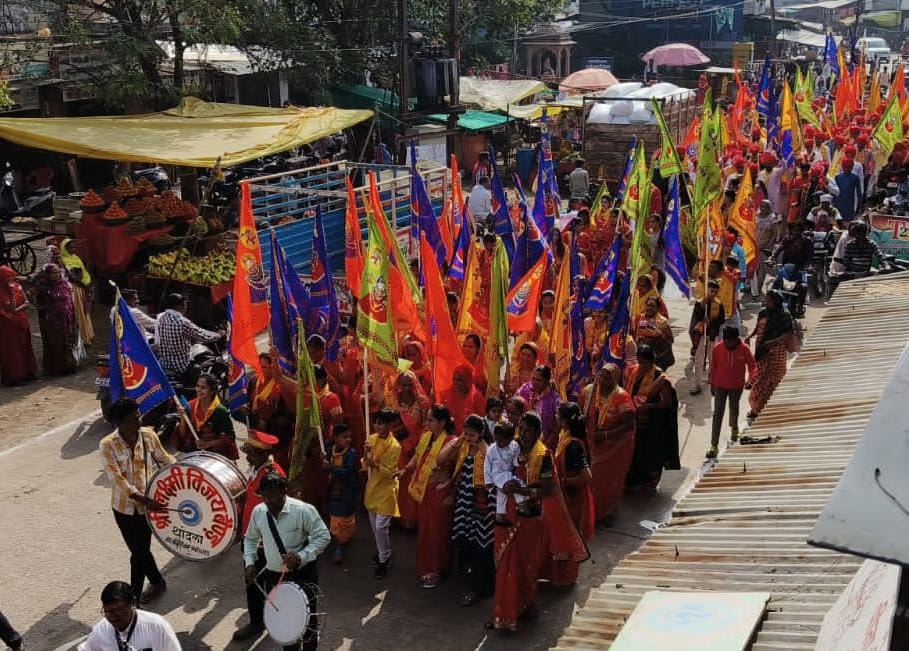 Baba Shyam's Mahakirtan took out Nishan Yatra | निशान यात्रा निकाल किया ...
