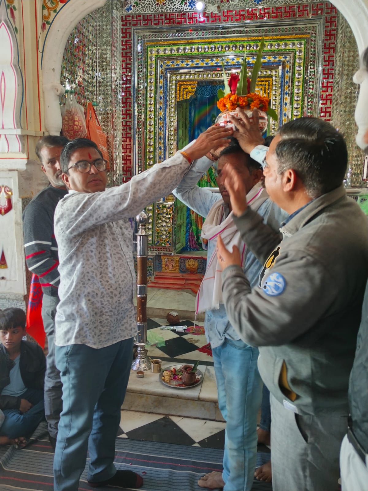 Procession of Akshat Kalash taken out, invitation given | अक्षत कलश की ...