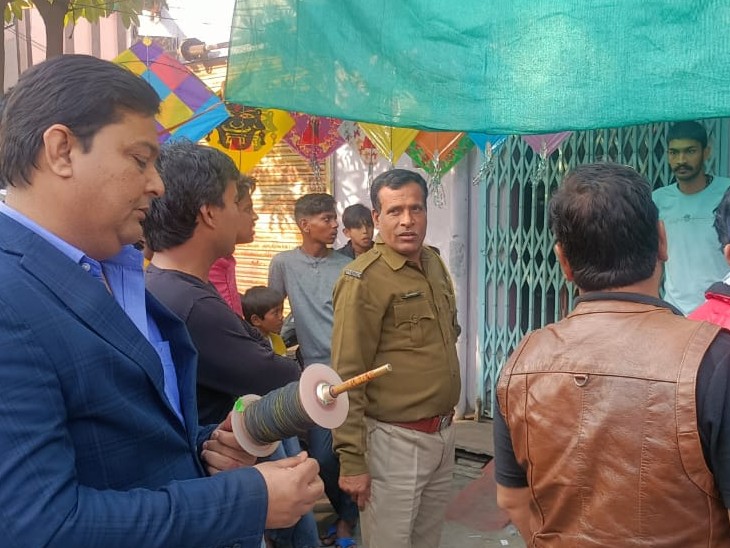 Burnt Chinese Manja Rolls | चायनीज मांझे के रोल जलाए: निगम की टीमों की ...