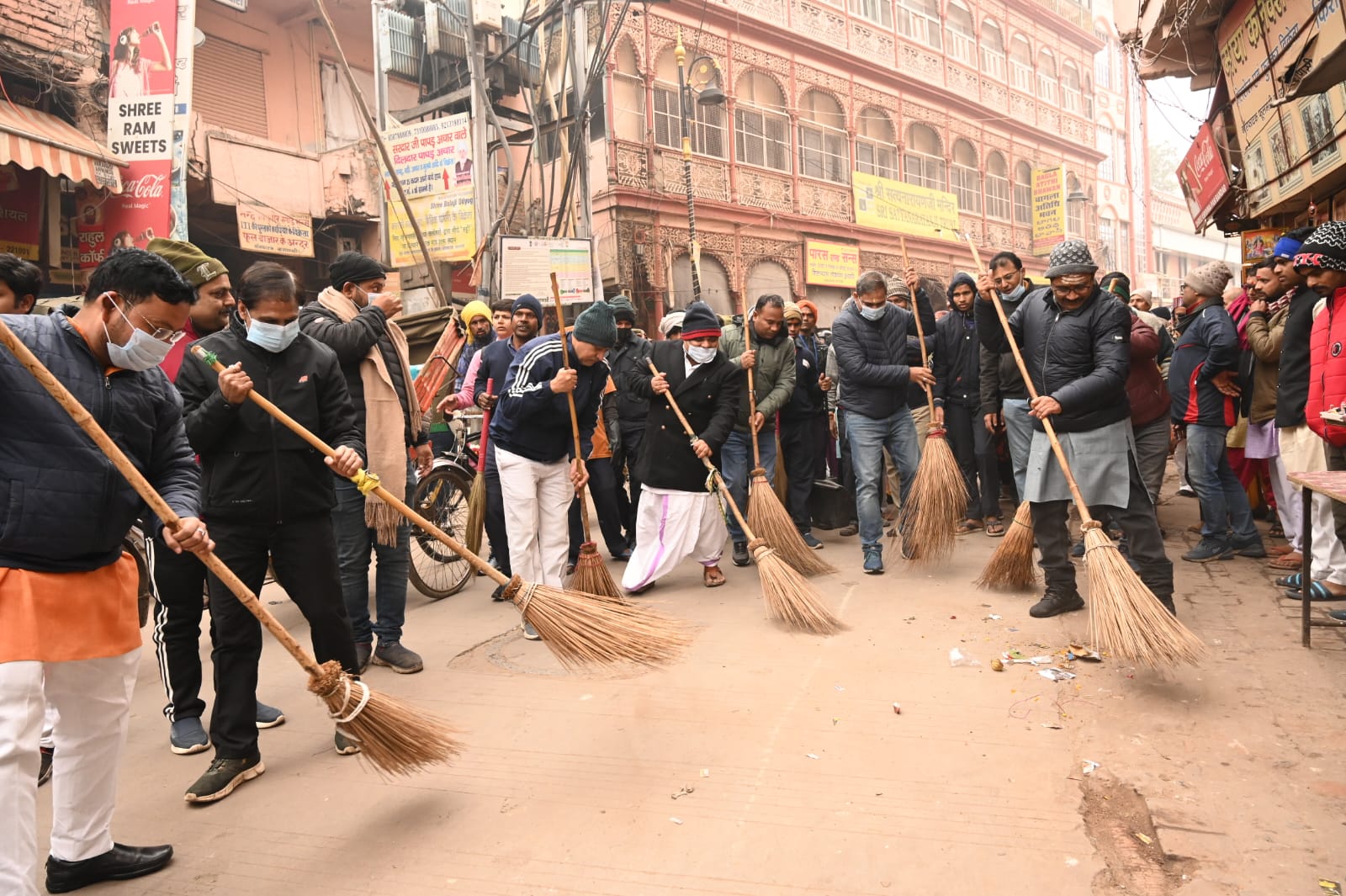 Cleanliness campaign begins in Kashi before consecration DM-DCP-ACP ...