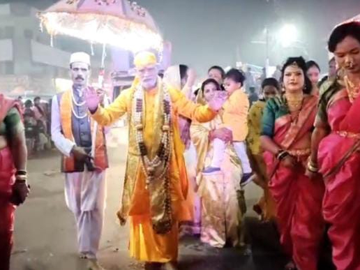 Sai Baba's Palki Yatra started with much fanfare in Korba | कोरबा में ...