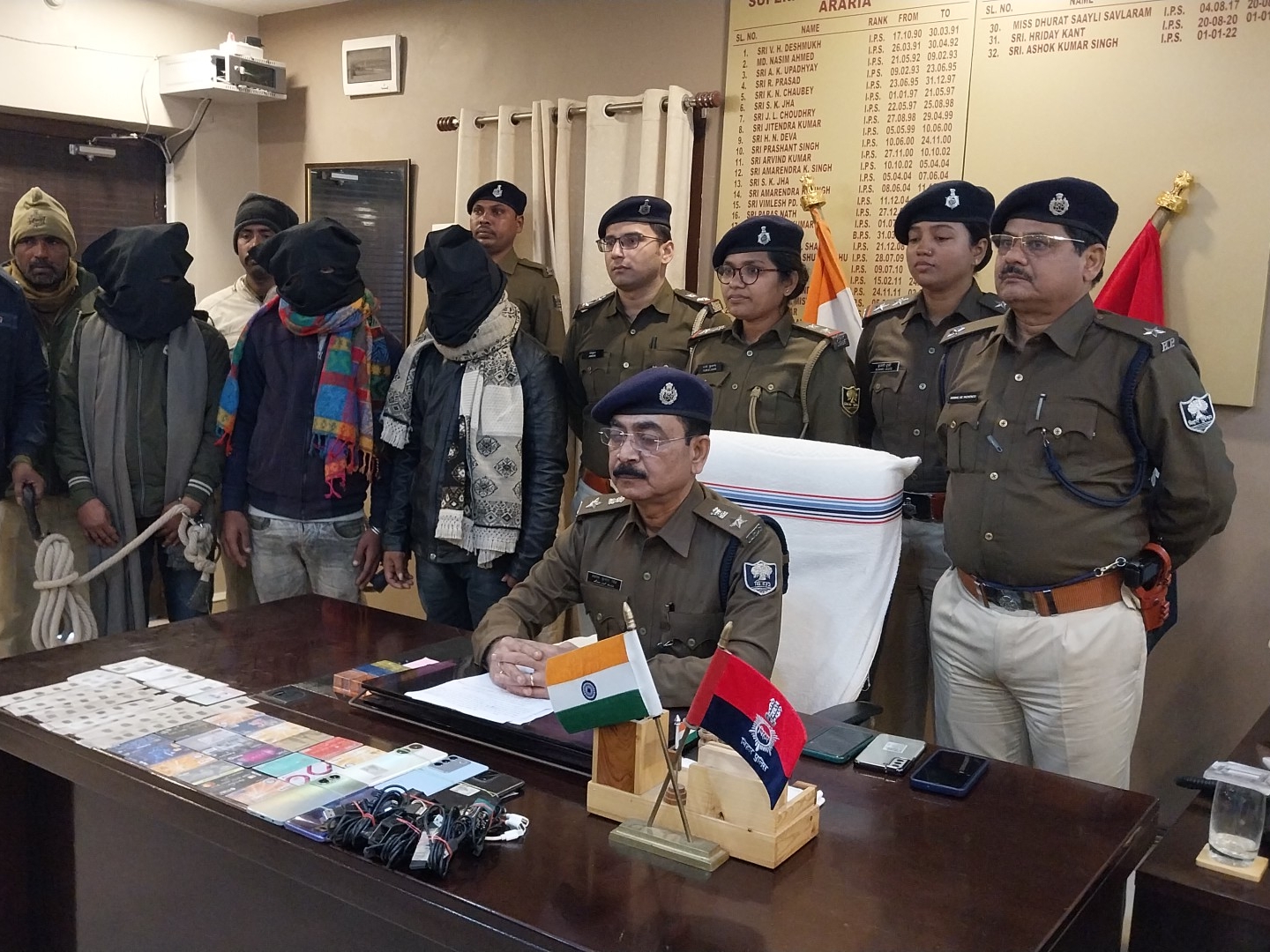 Cyber crime revealed...18 ATMs recovered | साइबर क्राइम में खुलासा...18 ...