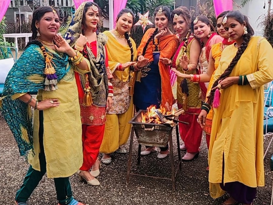 Glimpse of Punjab seen in glamor group's kitty party | ग्लैमर ग्रुप की ...