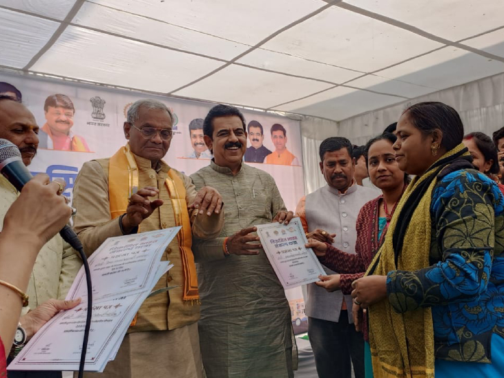 Vikas Bharat Sankalp Yatra reached Indore 5 | इंदौर 5 में पहुंची विकसित भारत संकल्प यात्रा ...