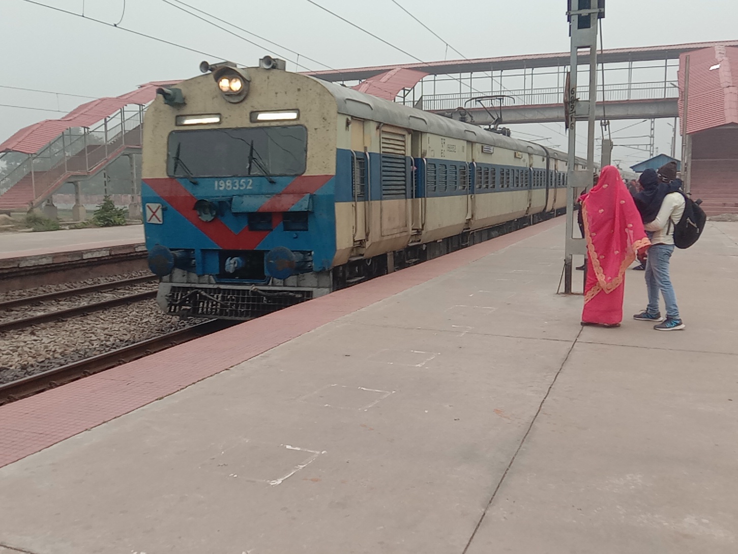 Railway line will be laid from Bhadaura to Sonwal | भदौरा से सोनवल तक ...