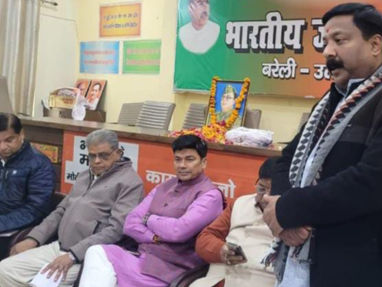 Subhash Jayanti celebrated at BJP office | भाजपा कार्यालय पर सुभाष ...