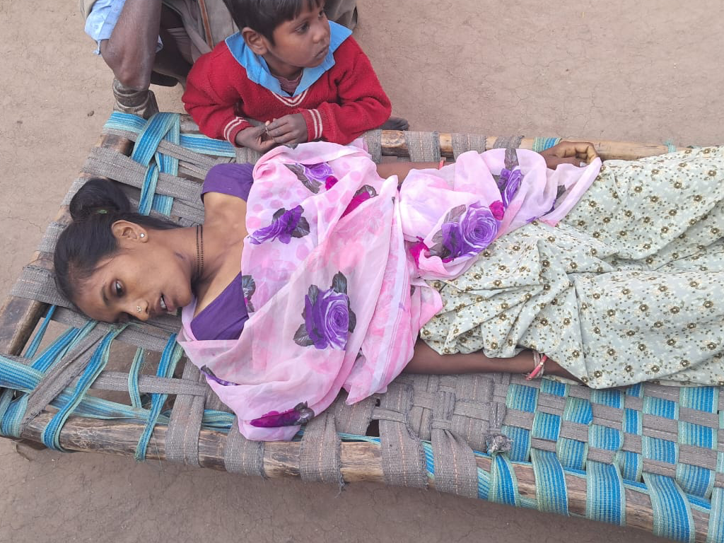 Mother of two children hanged herself | बांसवाड़ा में फंदे पर लटकी ...