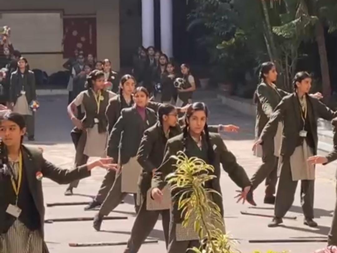 Republic Day preparations completed in Navnidh Hasomal Lakhani School ...