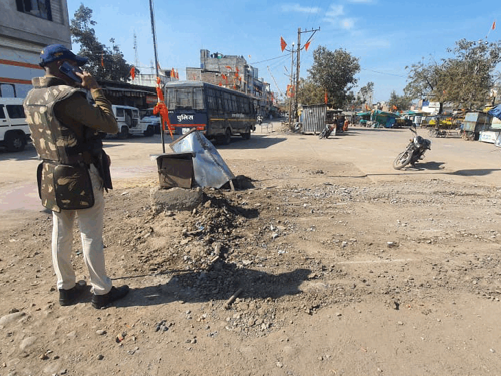 Ujjain Sardar Patel Statue Controversy; Stone Pelting Photos | Ujjain ...