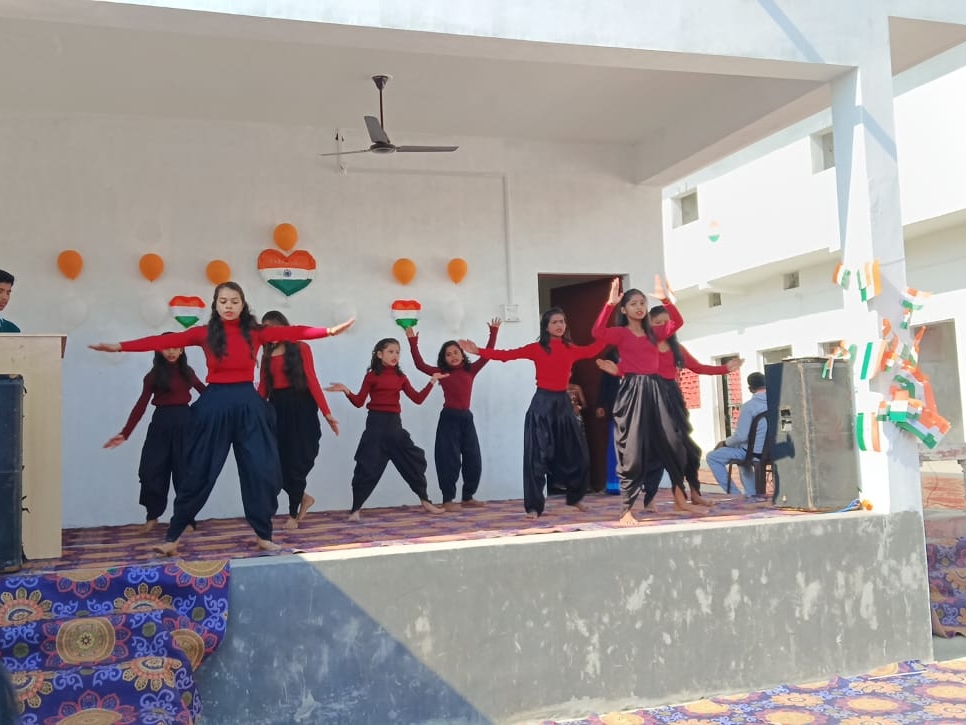 Republic Day celebrated with pomp in schools of Sonbhadra | सोनभद्र के ...
