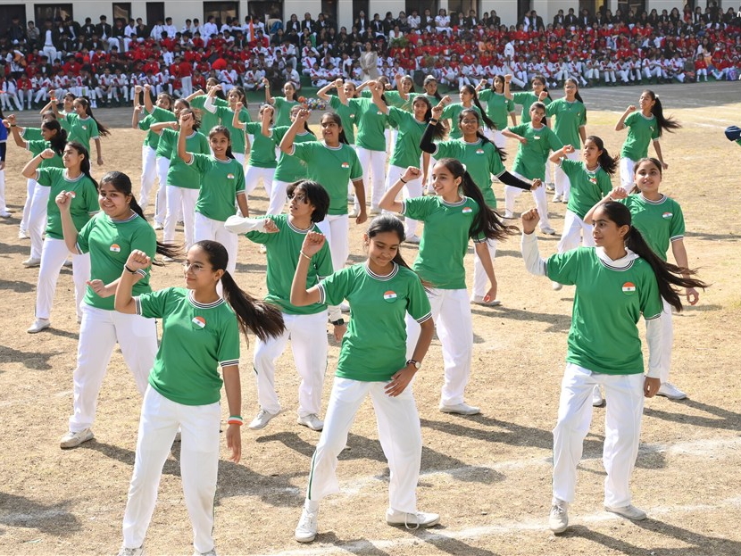 Republic Day organized in Mithi Gobindram and Navnidh School | मिठी ...