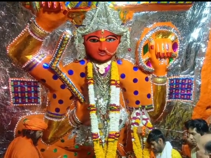 People of Sabarimala Ayyappa Seva Samaj arrived in traditional attire.