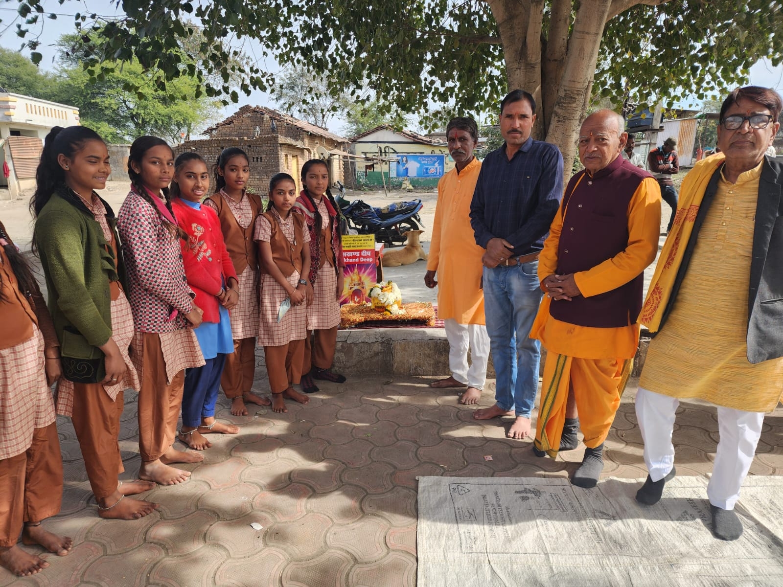 Gayatri family's Akhand Deep Upyatra begins | गायत्री परिवार की अखंड ...