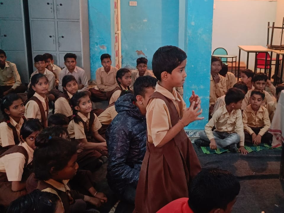 Judge talks to deaf and dumb children in sign language