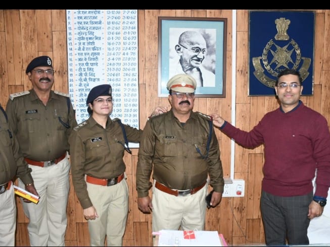 Promotion of 2 sub-inspectors of Vidisha | विदिशा के 2 उपनिरीक्षकों का ...
