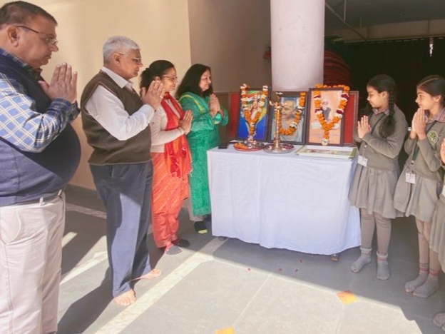 Tribute program at Navnidh Hasomal School, Bhopal on Martyrdom Day ...