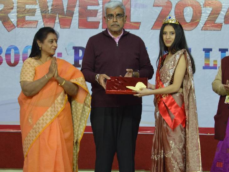 Farewell to class 12 students at Red Rose School Lambakheda Bhopal