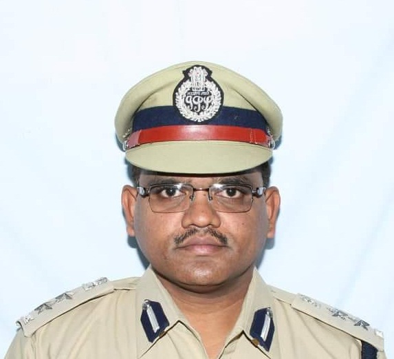Dr. M Ravi Kiran will be the new ADGP, Jadhav transferred | डॉ. एम रवि ...