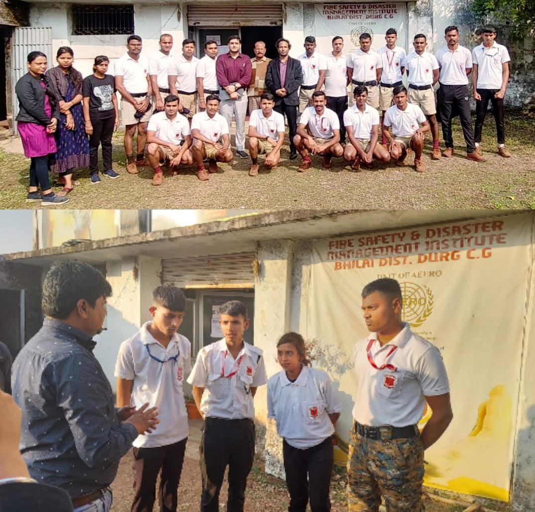 Fire safety management was taught to students at Indira Gandhi School Supela. | इंदिरा गांधी ...