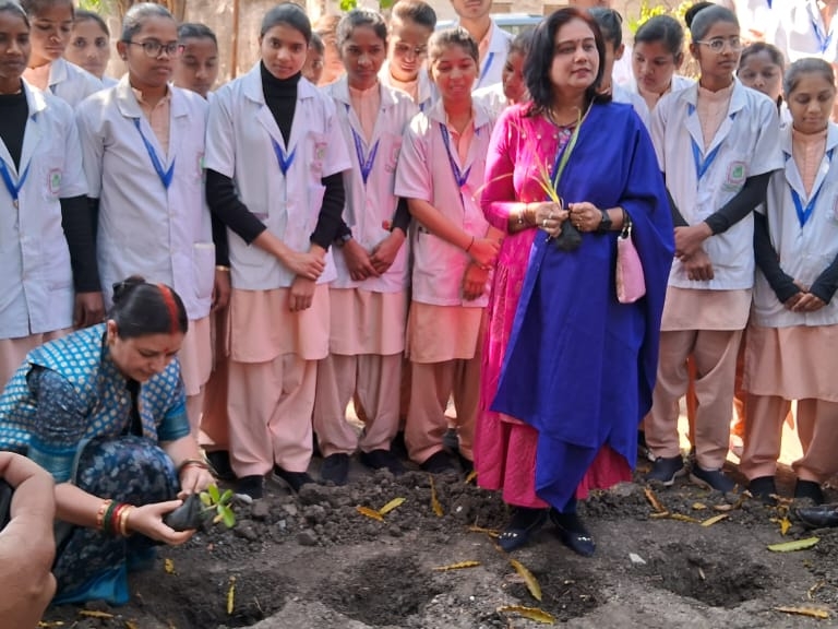 Program in collaboration with Indore's Abhyas Mandal and Malvamanthan | इंदौर के अभ्यास मंडल और ...