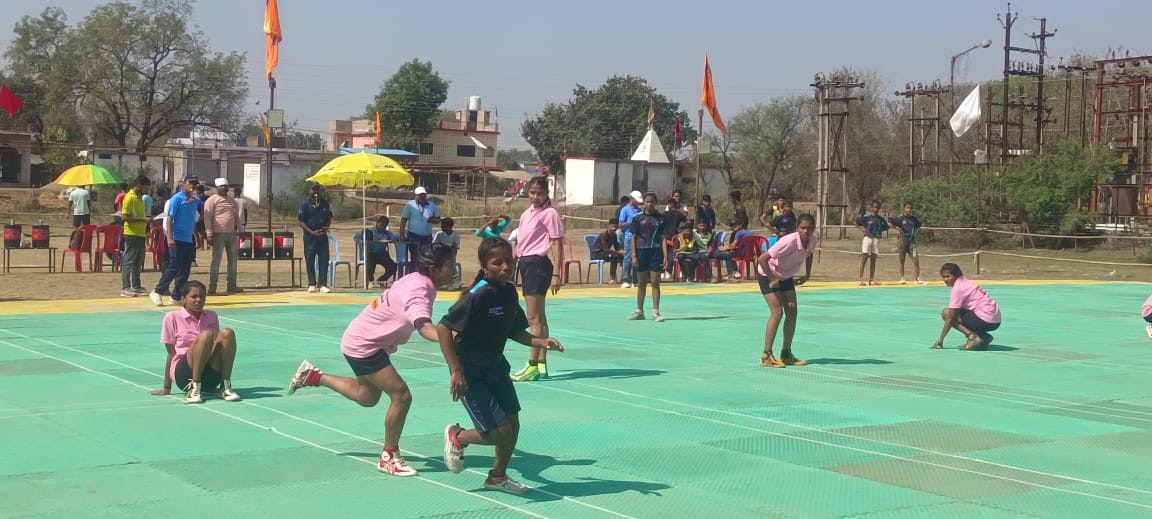 Women's team Purai wins over Pahanda in state level Kho-Kho | राज्य ...