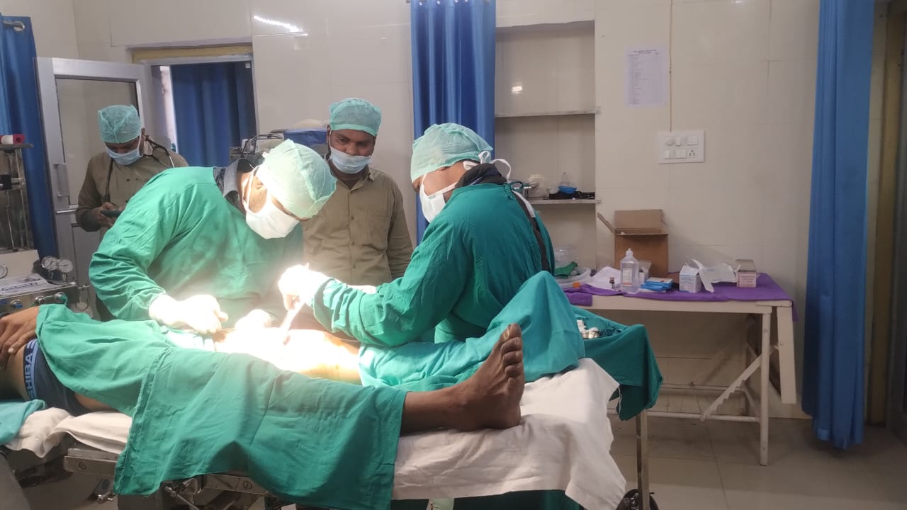 Successful operation of leg bone in CHC | सीएचसी में पैर की हड्डी का ...