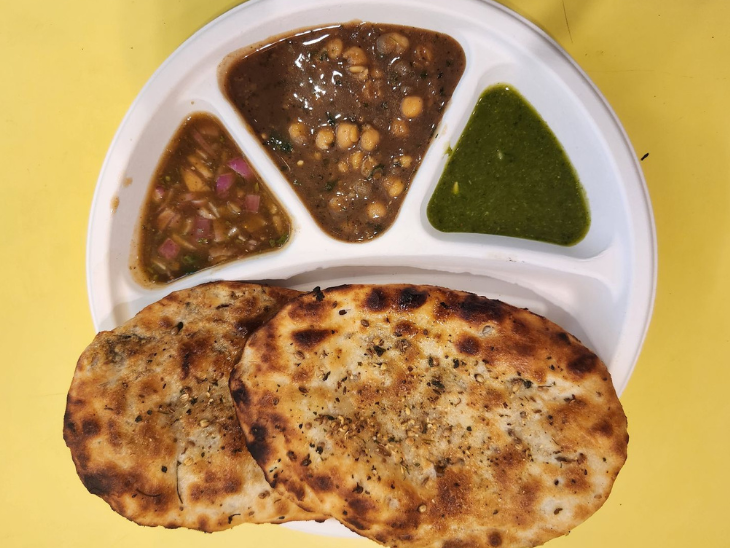Lucknow's famous 16 layer kulchas