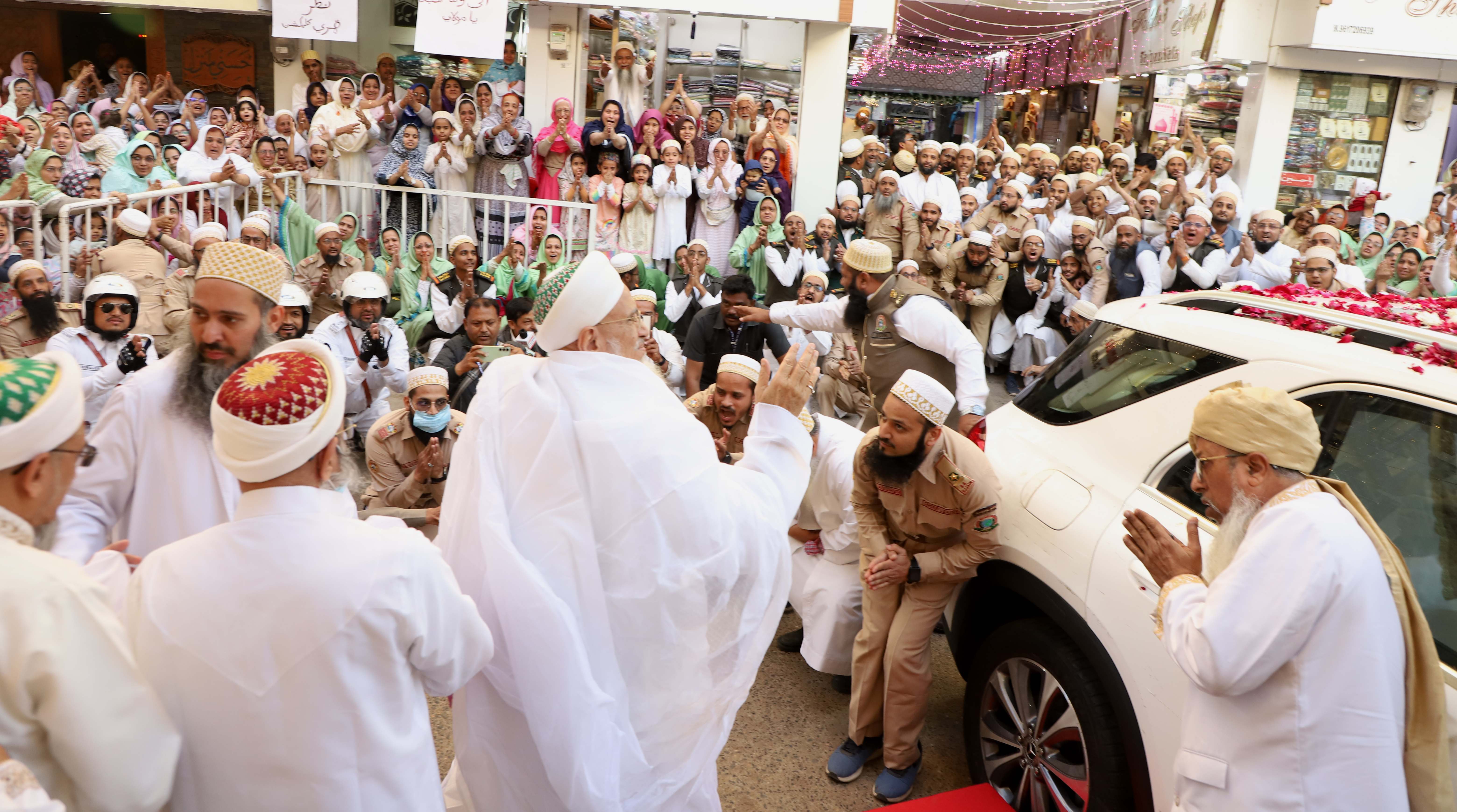 The 53rd religious leader of Dawoodi Bohra community came to the city ...