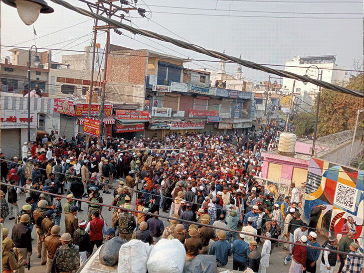See Friday's chaos in Bareilly in 20 photos | 20 फोटो में देखिए बरेली बवाल...: तौकीर रजा भीड़ ...
