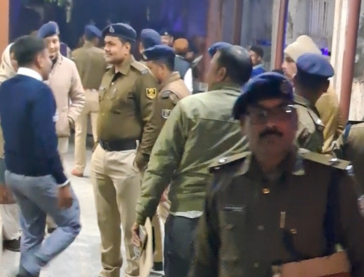 Patna Police fielding flowers on Saraswati Puja