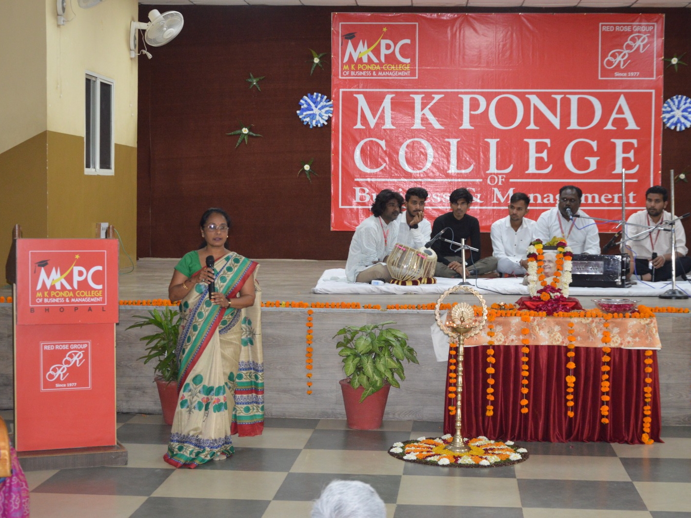 Manjula Ponda remembered in MK Ponda College, Bhopal | एमके पोंडा कॉलेज ...