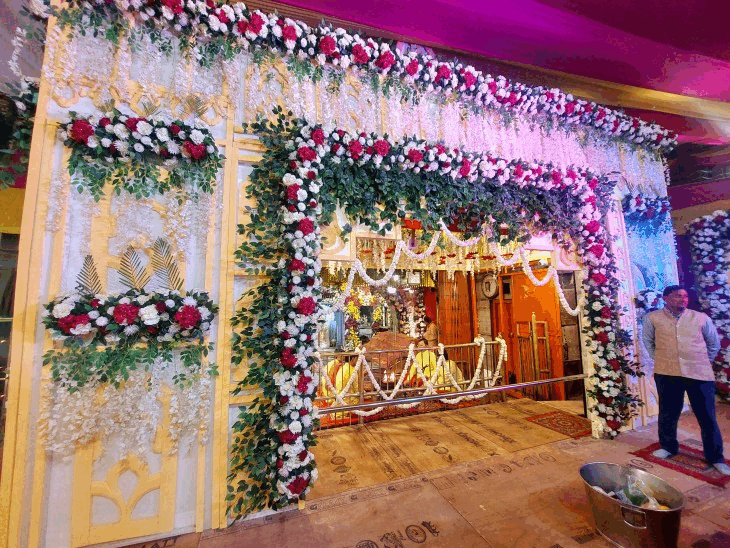 See the grand decoration of Mehndipur Balaji temple in pictures ...