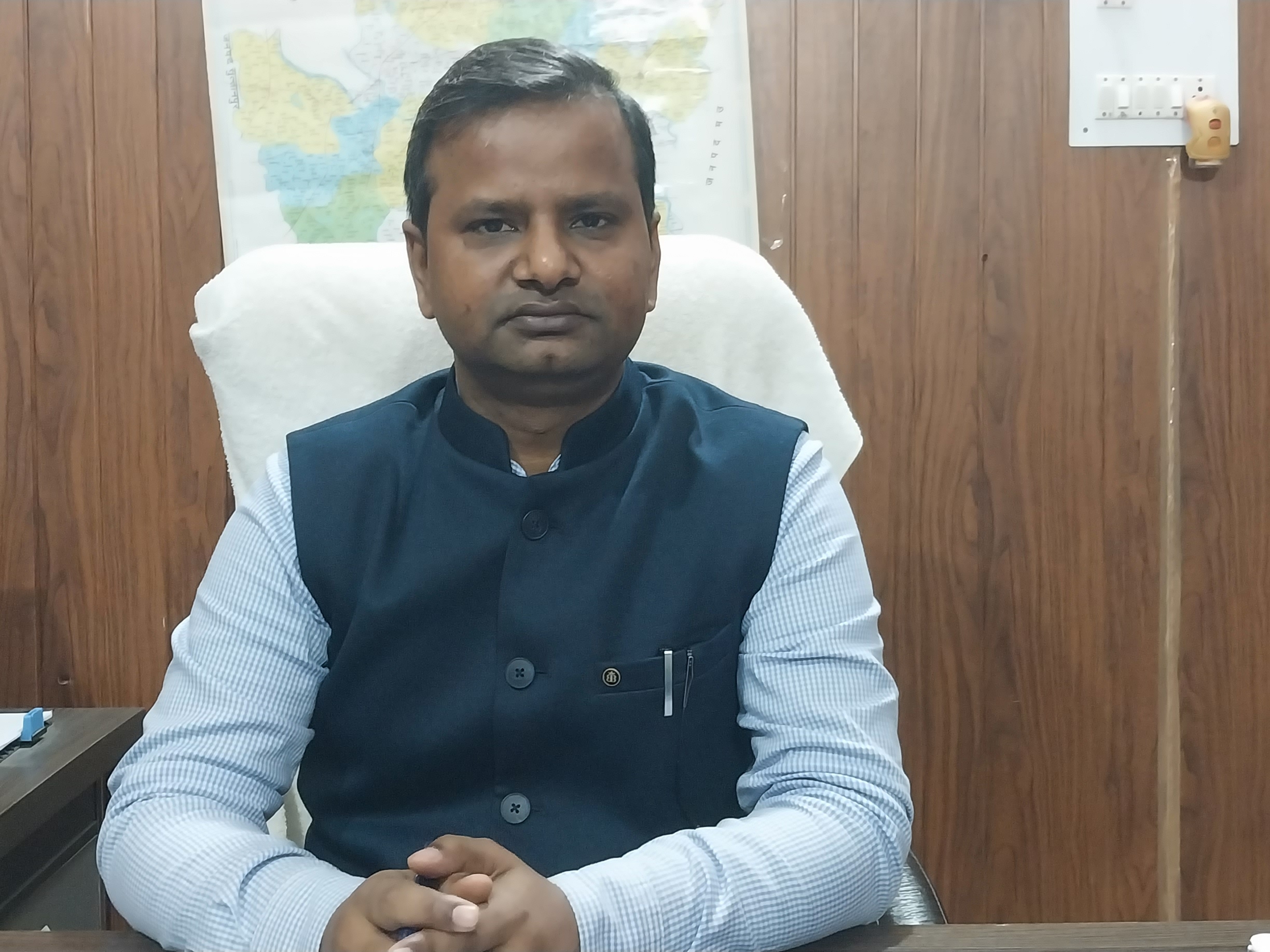 Narendra Kumar Gangwar became the new SDM of Sagdi. | नरेंद्र कुमार ...