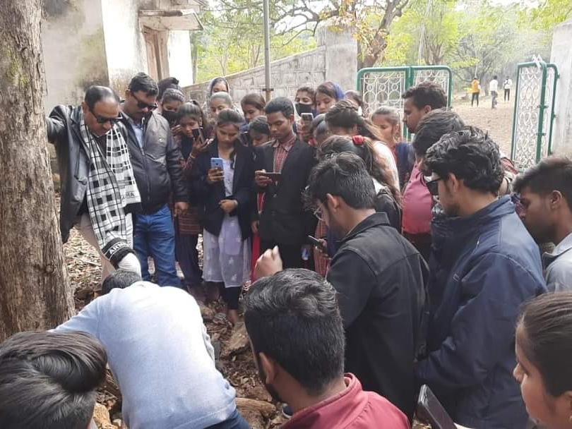 Students visited the National Fossil Garden | छात्रों ने किया राष्ट्रीय ...