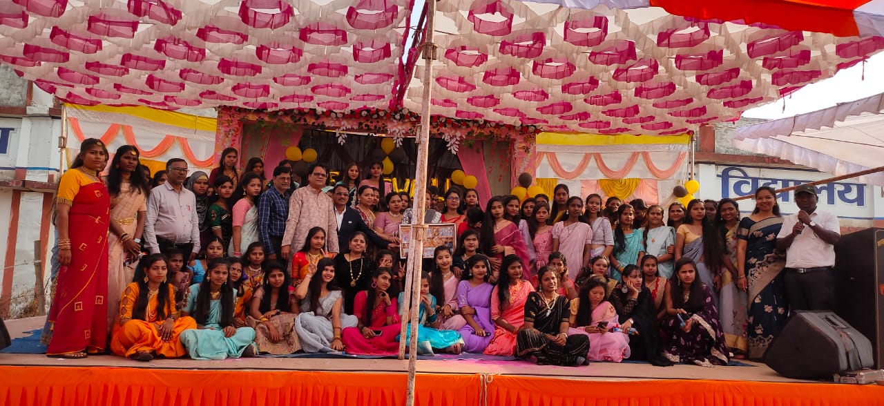 Farewell given to 12th class girls | 12वीं की छात्राओं को दी गई विदाई ...