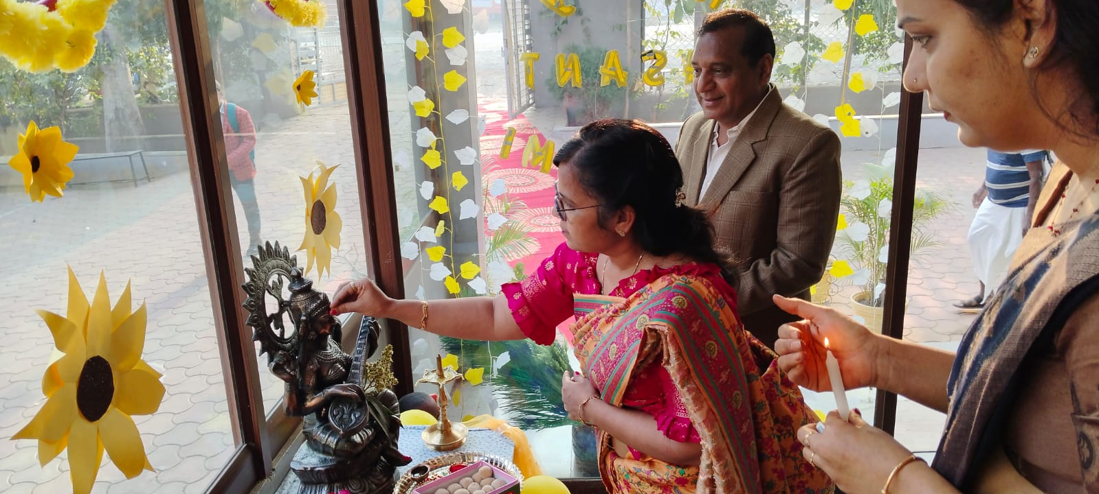 Worshiped Mother Saraswati, gave information about Basant Panchami ...